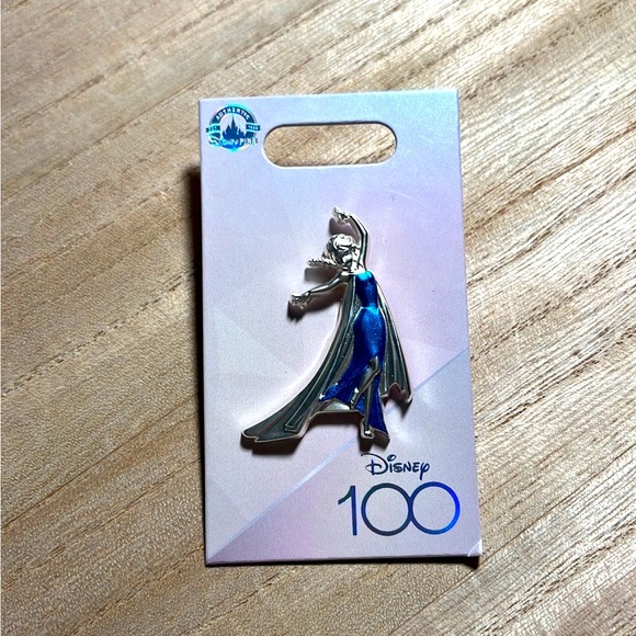 Disney | Accessories | New Disney Pins Elsa Celebrating Disneys 0 Years ...